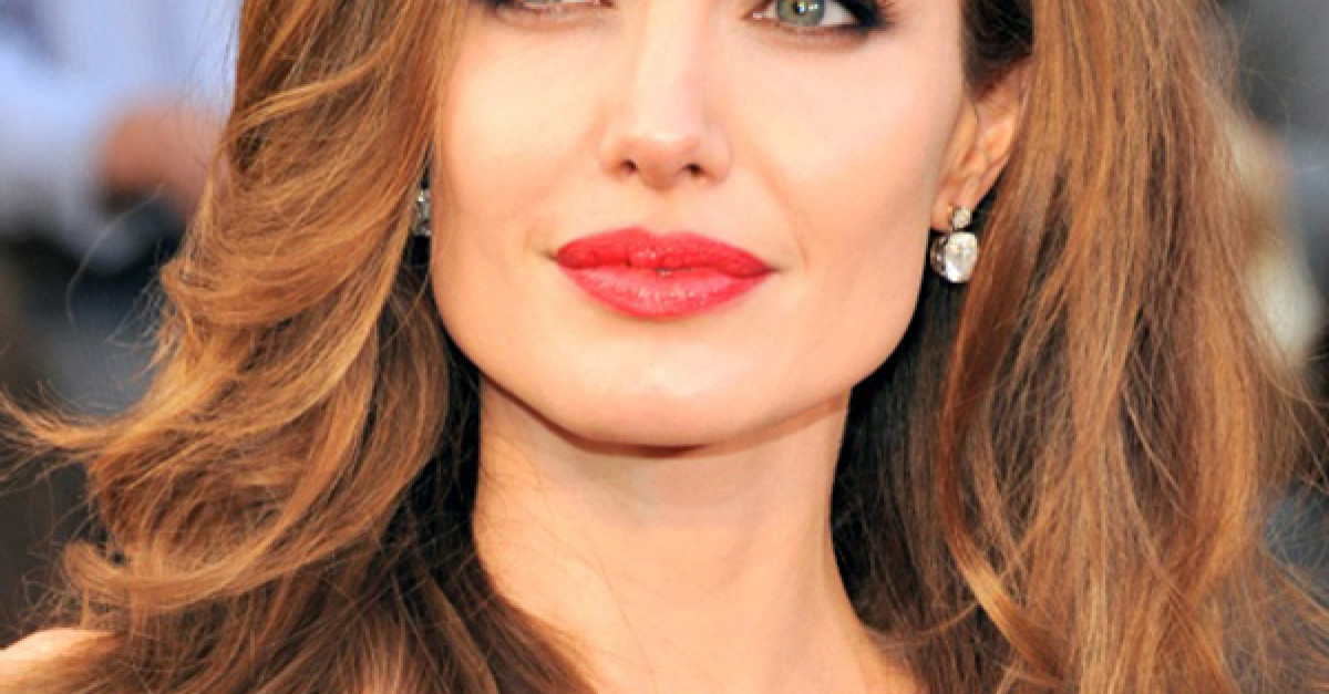 Анжелина Жоли дахин хагалгаанд орно · Dorgio.mn