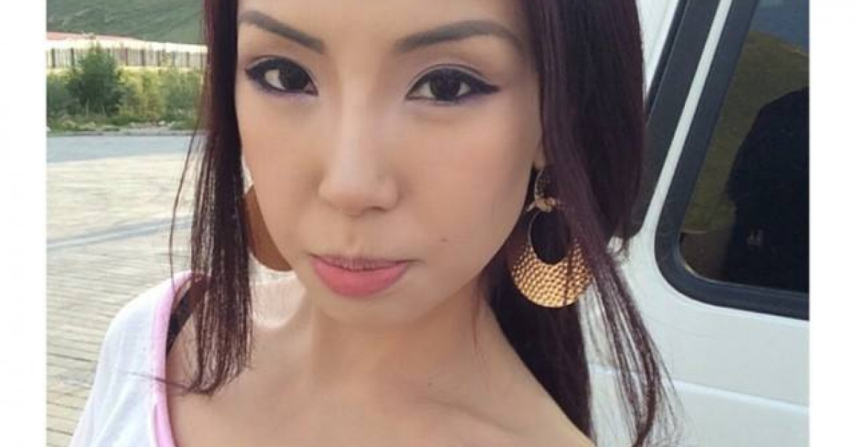 Дуучин Ану эмээ болсон ч эрхэлнэ л гэнэ шүү · Dorgio.mn