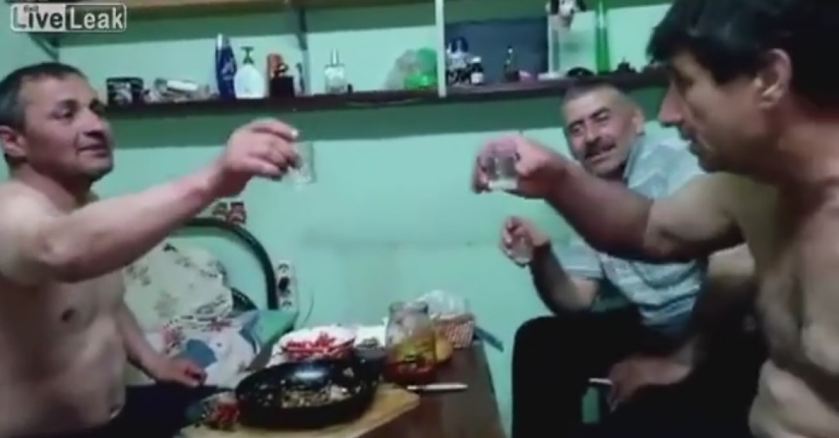 Ха ха ширүүн уудаг гар /бичлэг/ · Dorgio.mn