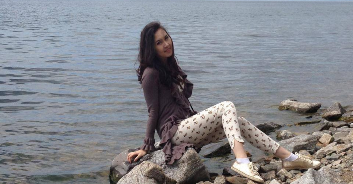 Топ модель С.Ариунбилэгт шинэхэн амраг нь гар хүрэх нь бүү хэл хөлөөр нь газар гишгүүлдэггүй гэв ...