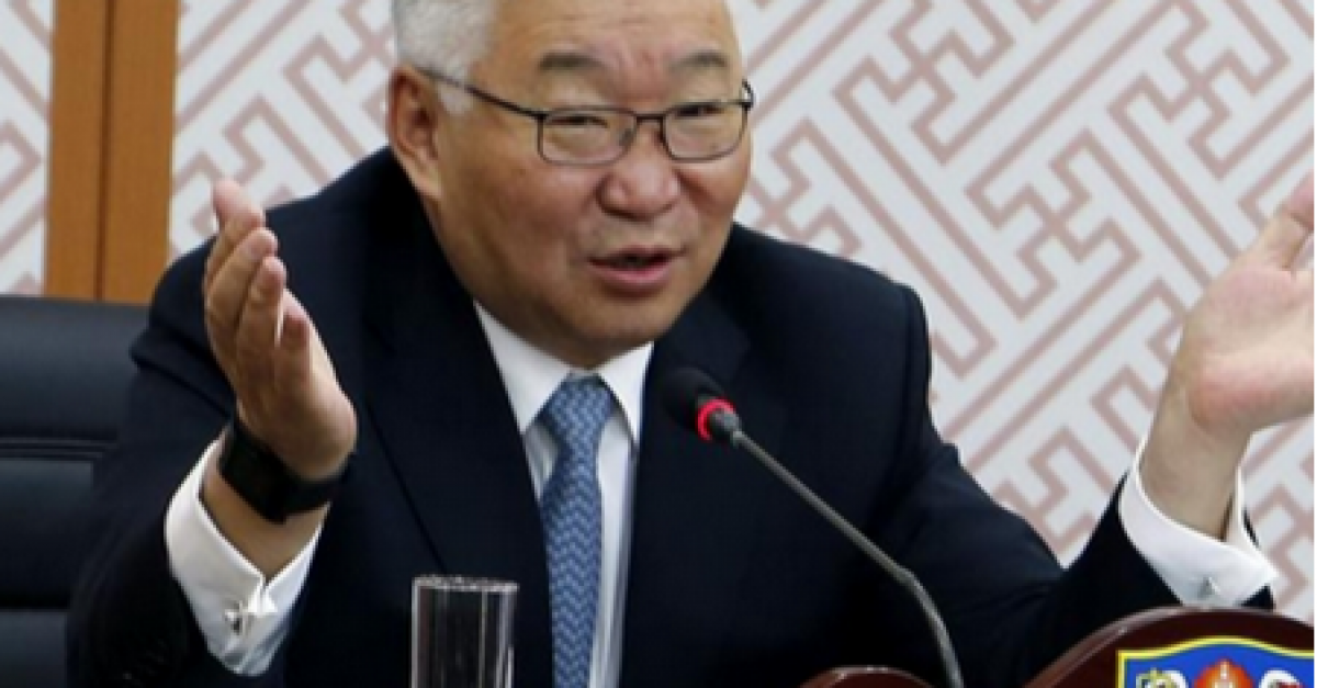 Хотын дарга Э.Бат-Үүлийг ажлаас нь огцруулъя · Dorgio.mn