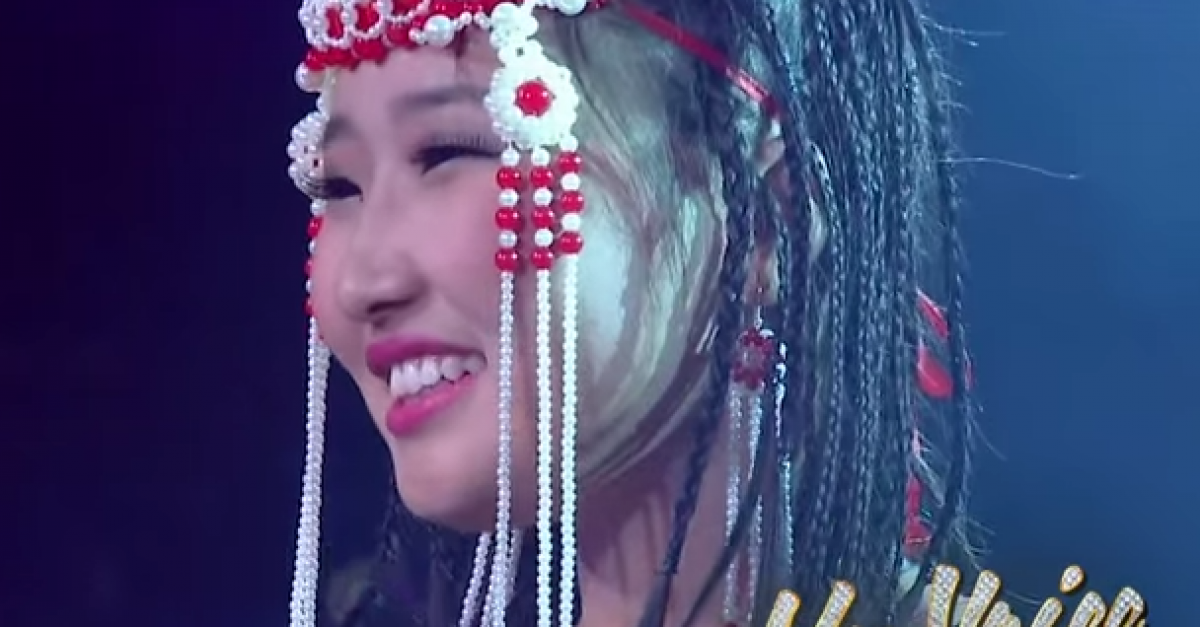 Санааны чимэг дууг "гавьяатын дайтай амилуулсан" Б.Уранчимэг · Dorgio.mn