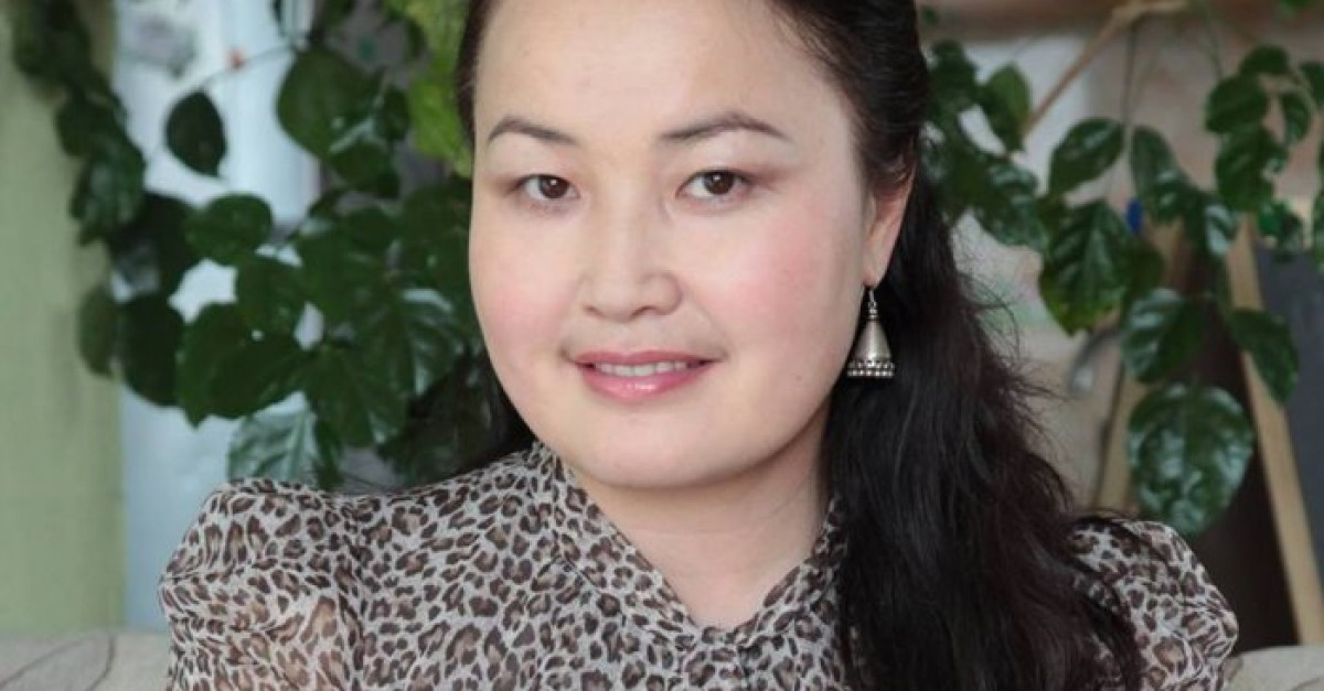 Р.Эмүжин "Битгий уйл, миний Монгол" · Dorgio.mn