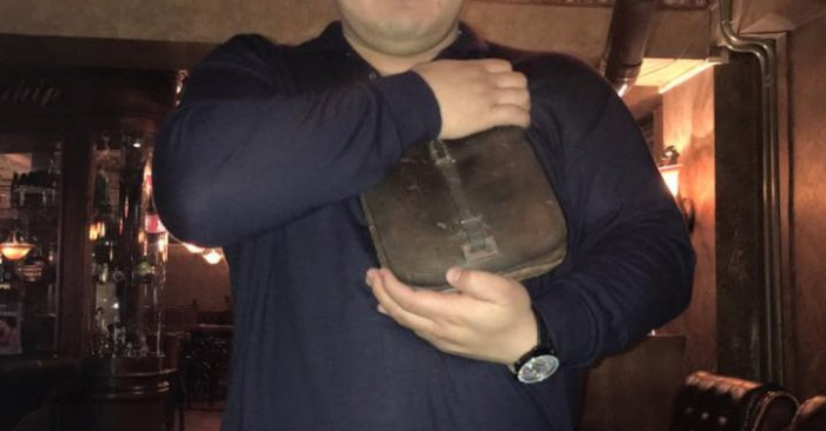 Асашёрюү Д.Дагвадорж "Сүх Жанжины цүнхийг бэлгэнд аваад бөөн баяр" болов · Dorgio.mn