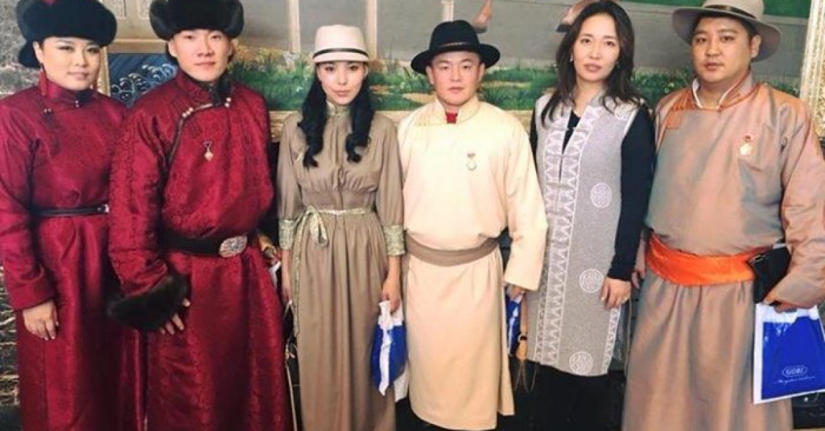 Олны танил хүмүүсийн сар шинийн гоёл /фото/ · Dorgio.mn