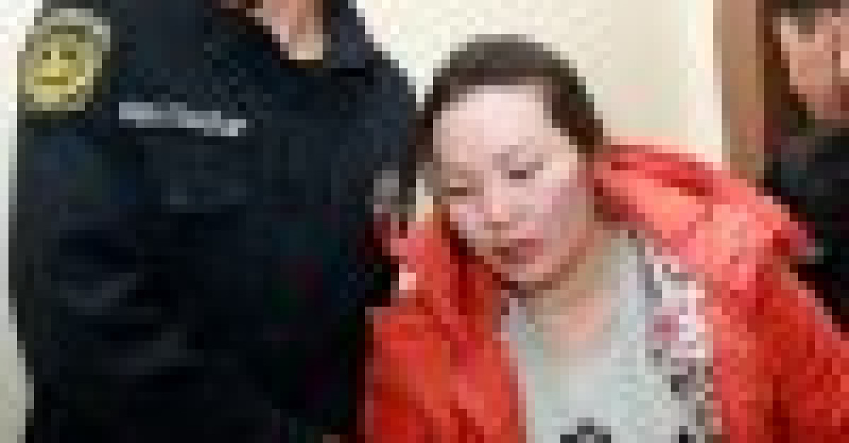 Г.Маралмааг охинтой нь хамт байлгана · Dorgio.mn