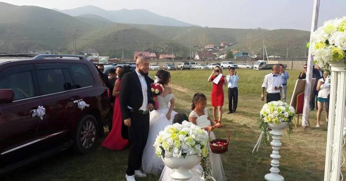 "Реппер Gee"-ын хуриманд урлаг соёлын алдартнууд болон дотны найзууд нь иржээ · Dorgio.mn