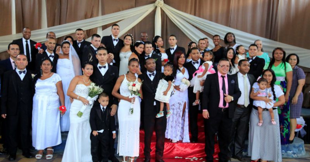 Колумбт 17 хоригдол нэгэн зэрэг хуримлав · Dorgio.mn