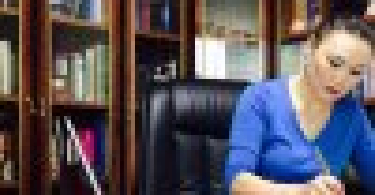 Үндэсний номын сангийн даргаар яруу найрагч Б.Ичинхорлоо томилогджээ · Dorgio.mn