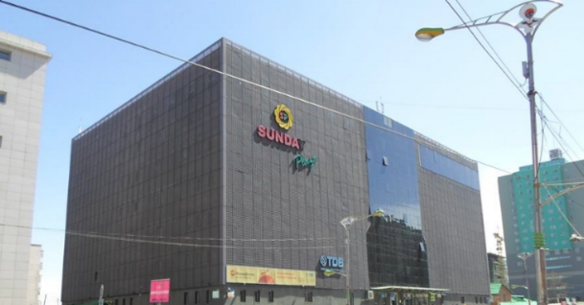 Сандэй плаза төвд 135 сая төгрөгөөр лангуу зарна гэнэ үү? · Dorgio.mn