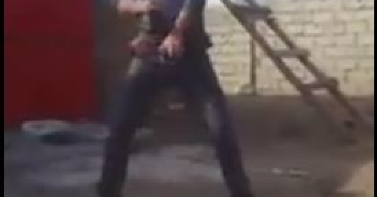 Hэг дор 11 сээр хуга цохиж буй залуу · Dorgio.mn