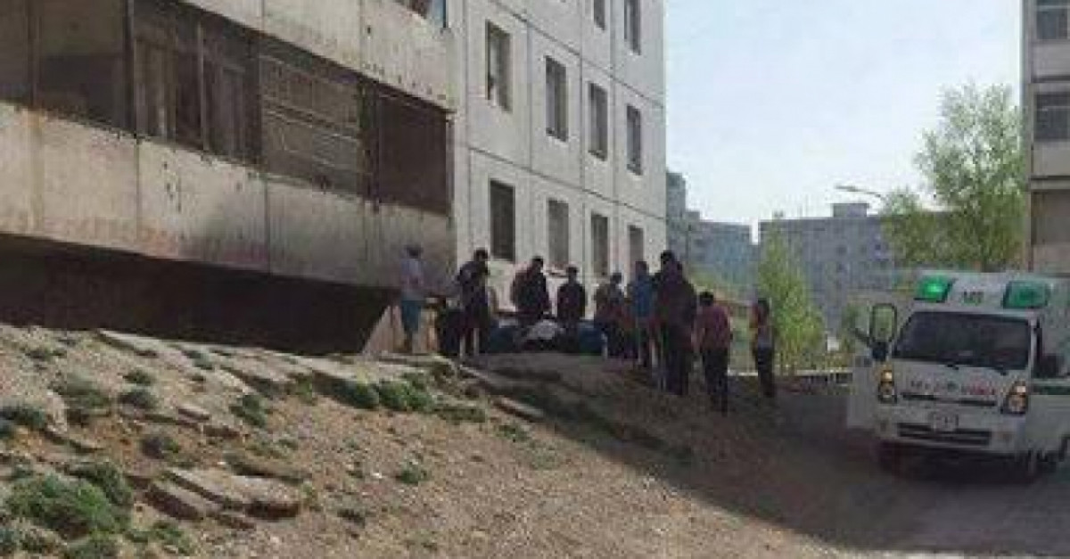 Дөрвөн давхраас унасан хүү ГССҮТ-д эмчлүүлж байна · Dorgio.mn