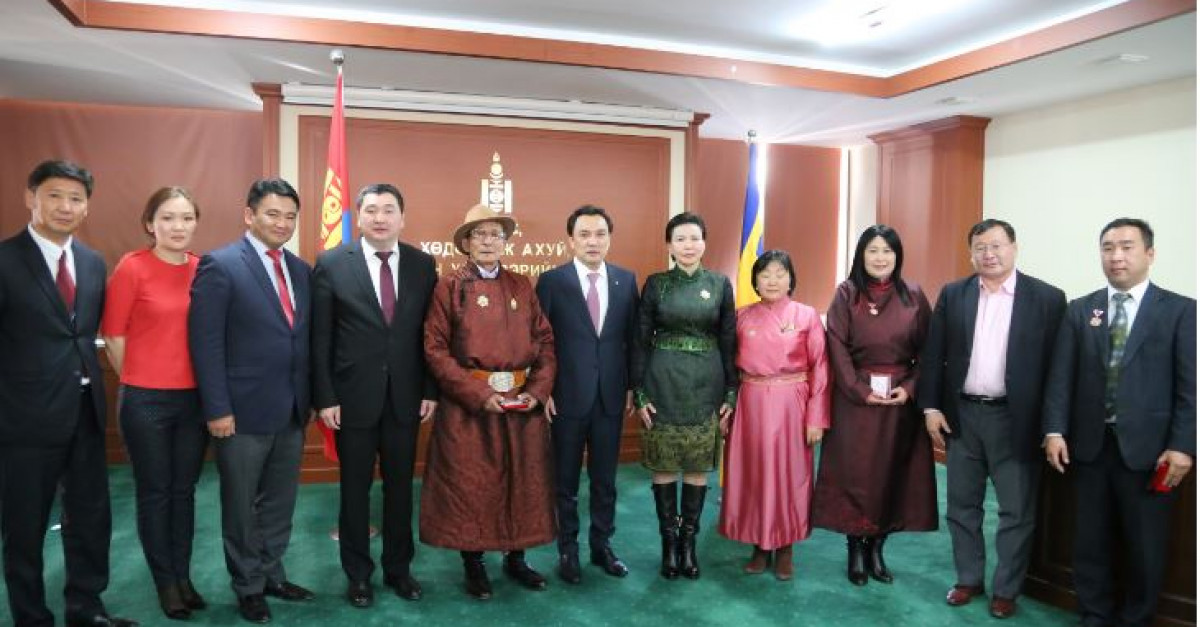 Хүнс, хөдөө аж ахуй, хөнгөн үйлдвэрийн салбарын шилдгүүд тодорч, Монгол улсын төрийн одон ...