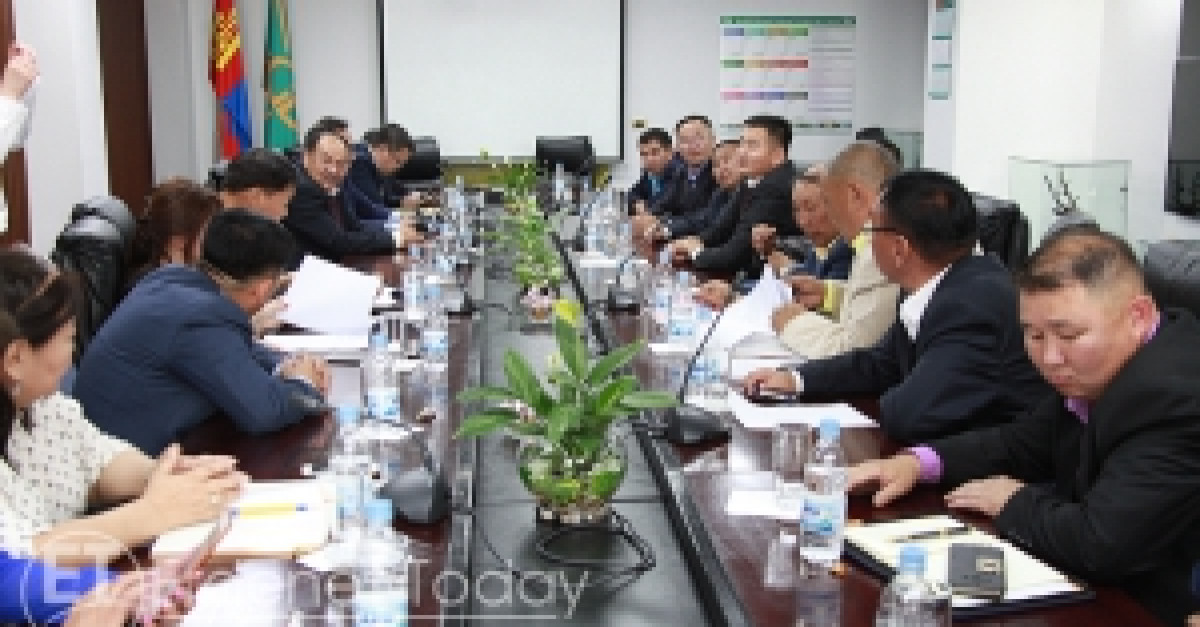 “Эрдэнэт” үйлдвэрт 2018-2019 онд хэрэгжих Хамтын гэрээг үзэглэлээ · Dorgio.mn