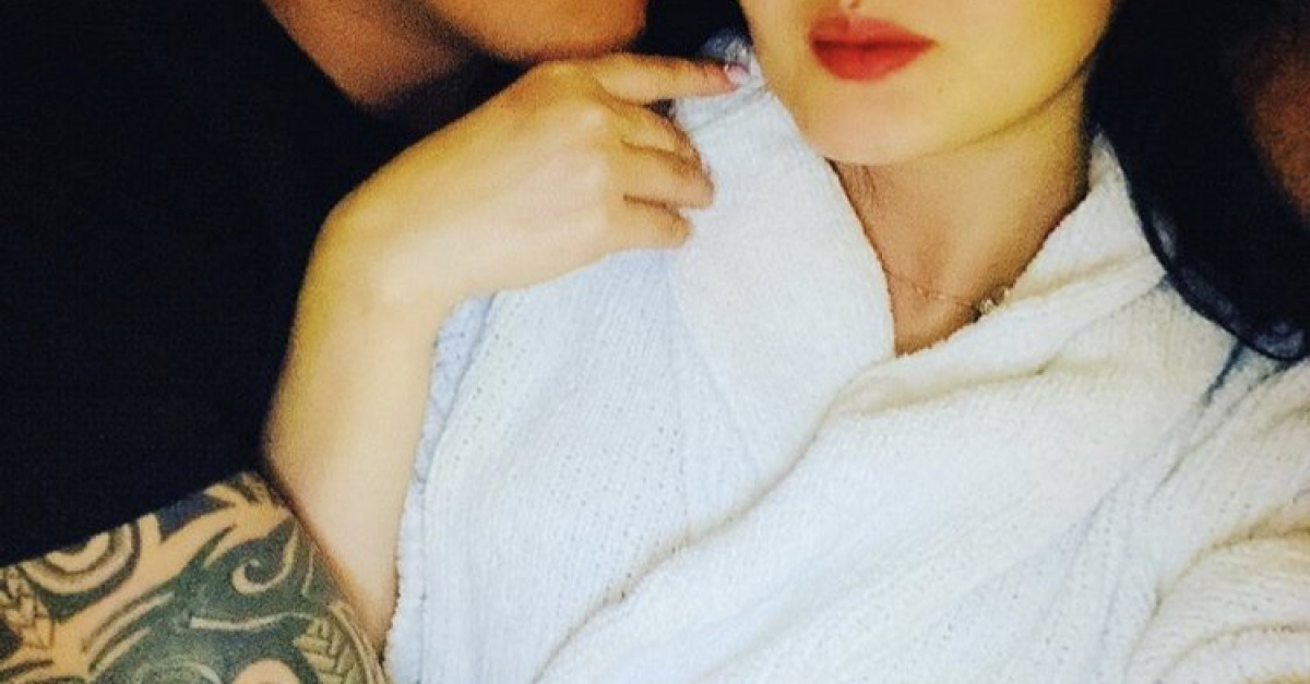 Загвар өмсөгч Ээгий найз бүсгүйгээсээ caлж, тив алхасч хардахгүй хүн хайж байгааг зарлав · Dorgio.mn