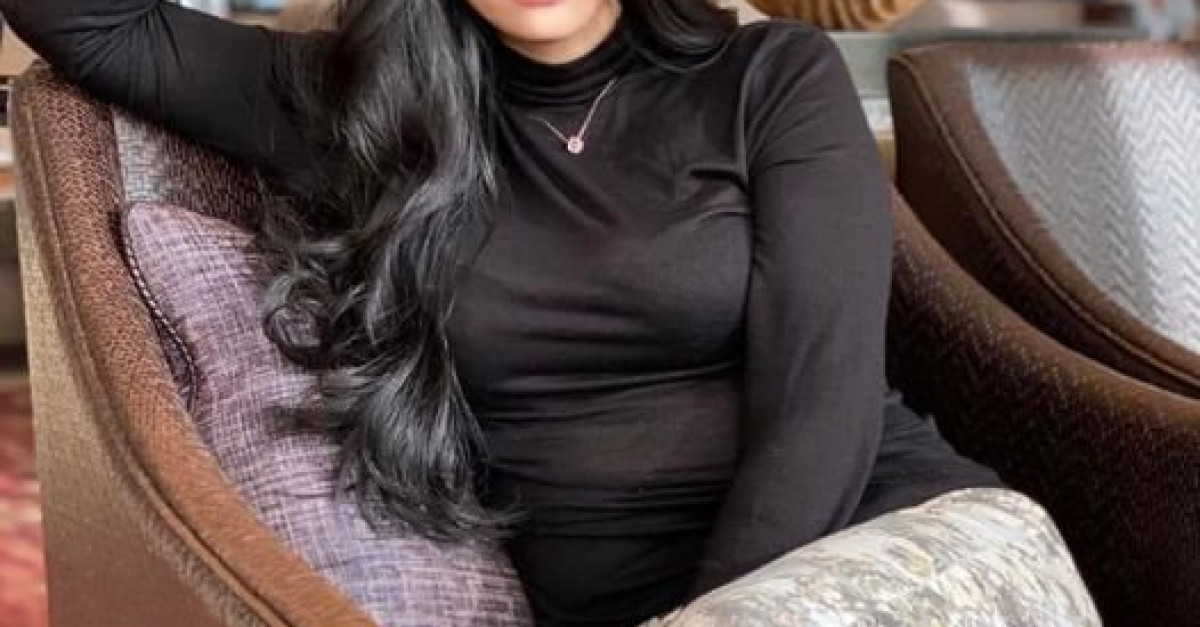 Б.Сүндэрьяа: Продюссерлеж байсан хамтлагийнхаа Дууч хүүхнээс хүүхэдтэй болсон байж бусдын бөгc ...