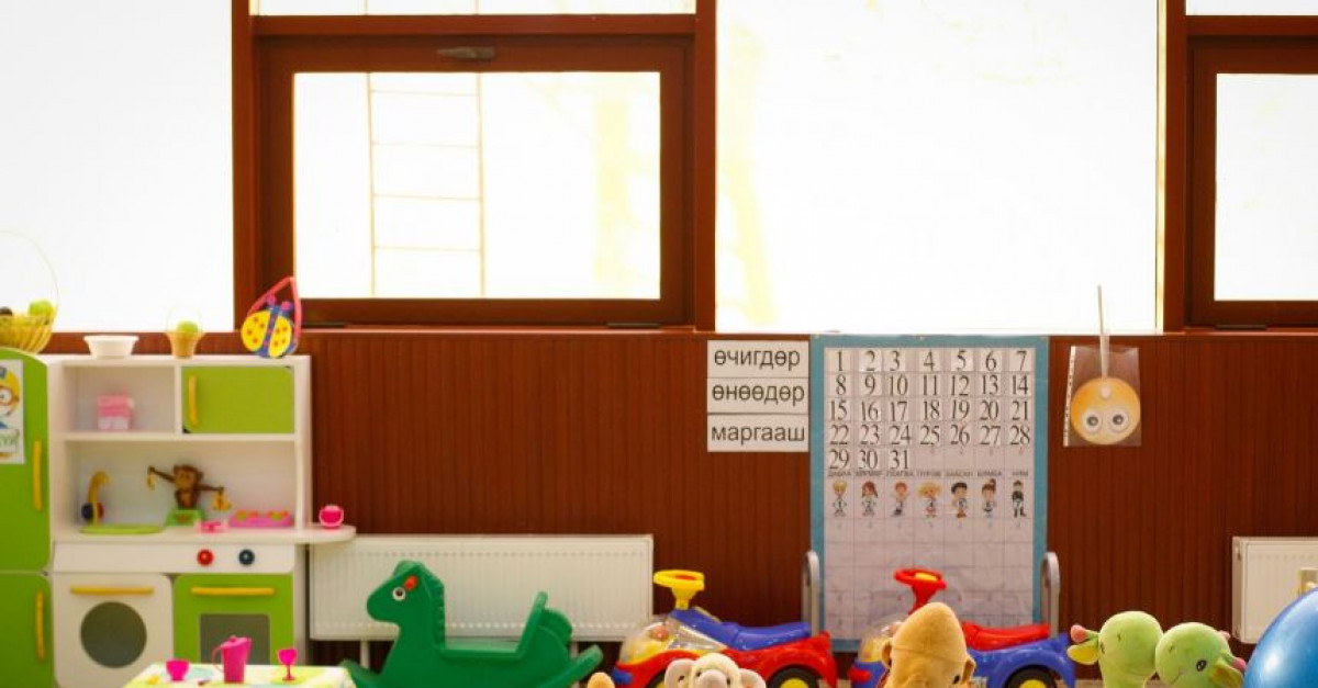 Хүүхэд хэлд орохгүй дуудахад эргэж харахгүй ганцаараа тоглох шинж ажиглагдвал 1800 2000