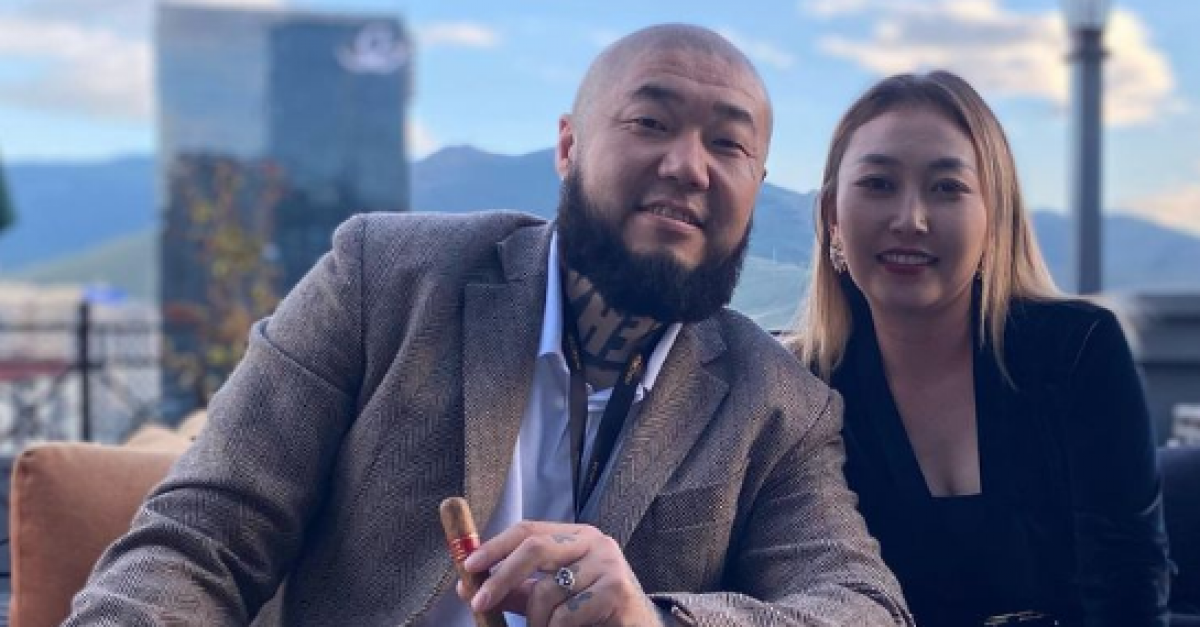 Реппер Жий гэрийн боссуудаараа гоёв · Dorgio.mn