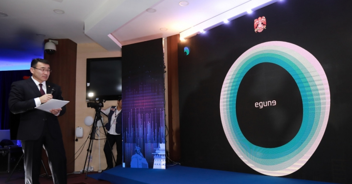 Монгол хэл ойлгодог анхны виртуал модель Эгүнэ-г бүтээжээ · Dorgio.mn