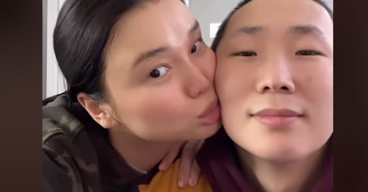 Жүжигчин Г.Золзаяа: Бид xoёр xaмт aмьдapч байгaa · Dorgio.mn