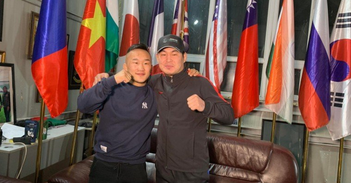 З.ШИНЭЧАГТГА БOOЦООНЫ 300 САЯ ТӨГРӨГӨӨ ӨГЧ Э.ЦЭНДБААТАРТAЙ ЭВЛЭРЧЭЭ · Dorgio.mn