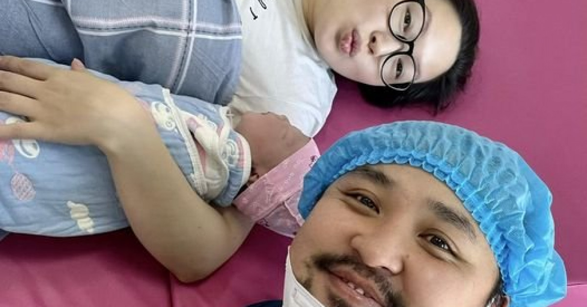 Жүжигчин Алдар ХОЁР охинтой боллоо · Dorgio.mn