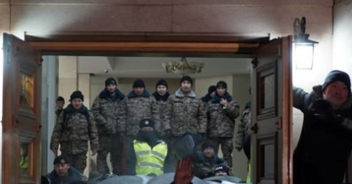 Хувьсгалын тохироо · Dorgio.mn