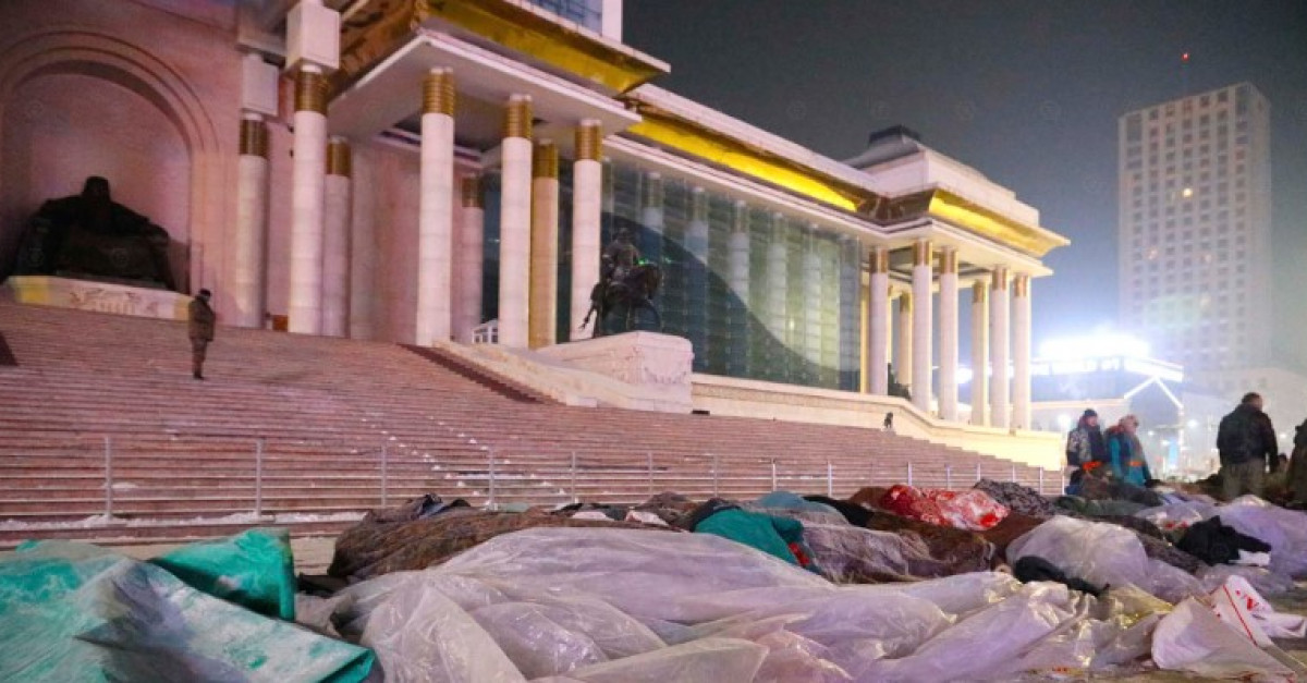 Жагсагчдаас 29 хүн эмнэлэгт хүргэгджээ · Dorgio.mn