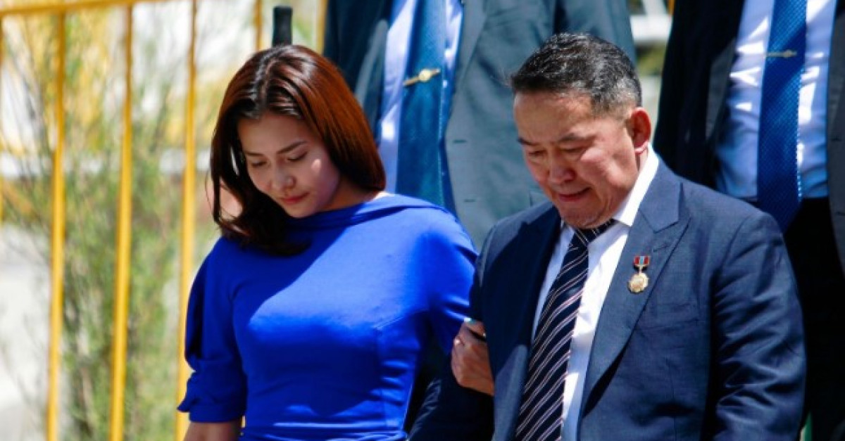 Б.Намуун: Бидний гэр бүл Хөгжлийн Банкны зээлд холбоогүй · Dorgio.mn