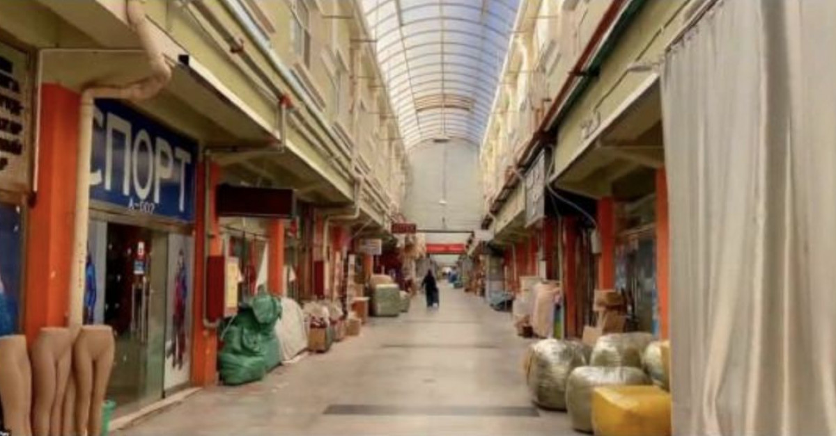 Д.Мөнхбат: Эрээнд "Шинэ зээл", "Хуучин зээл" гэж хоёр захаар ороход бараагаа үүдэндээ овоолсон ...