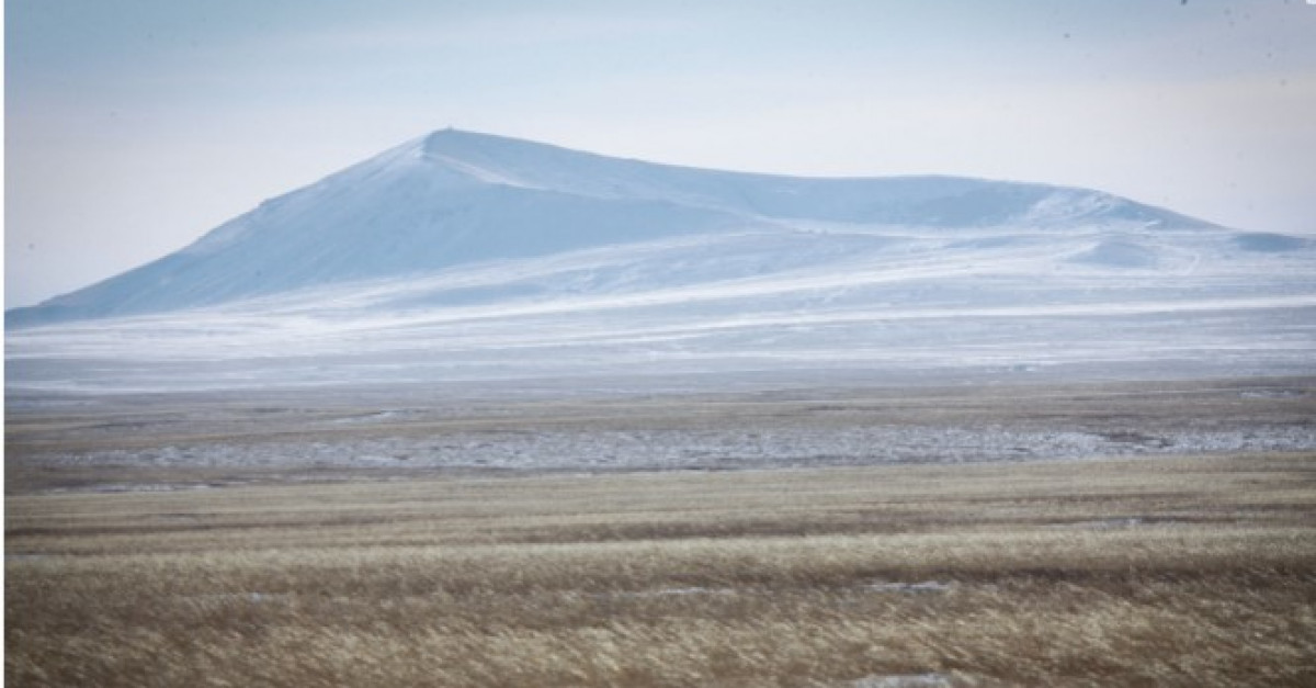 Сар шинийн баярын өдрүүдэд Шилийн богд уулыг 20-30 мянган иргэн зорин очдог · Dorgio.mn