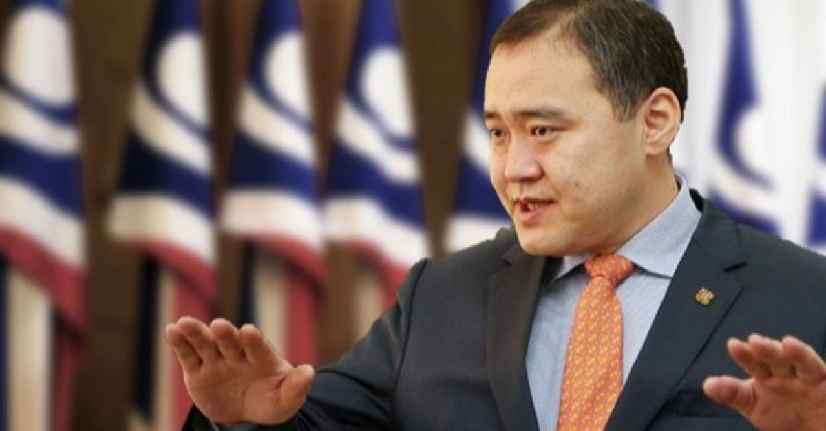 С Баярцогт “үргээж” Лу Гантөмөр “ялсан” уу · Dorgio Mn