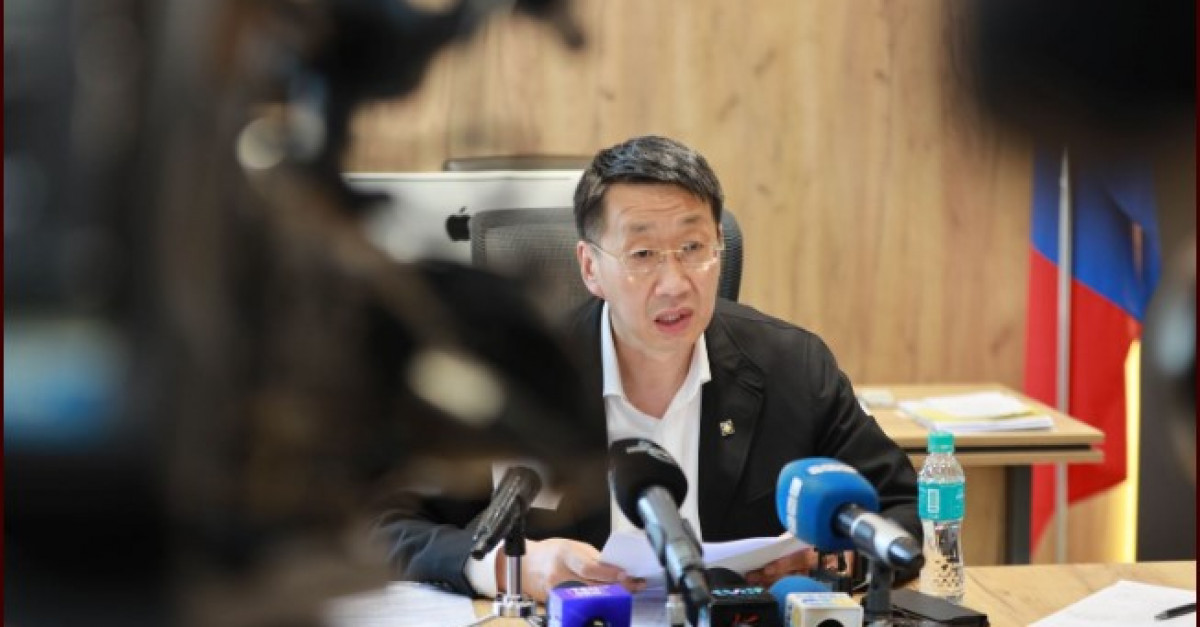 Л.Энх-Амгалан: 12 дугаар ангийн сурагч наймдугаар ангийн хүүхдийн ур чадвартай төгсөж байна ...