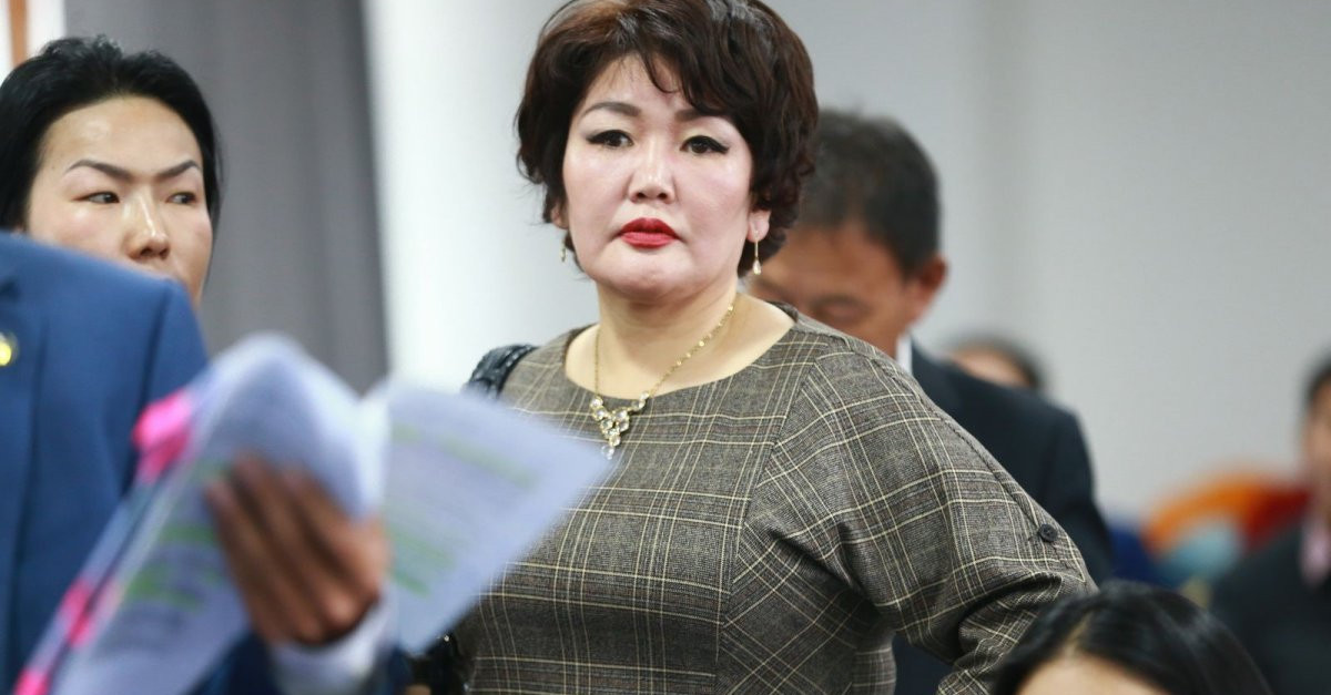 Ц Хулан нарт холбогдох хэргийн гэм буруугийн дүгнэлтийг Даваа гарагт танилцуулна · Dorgio Mn