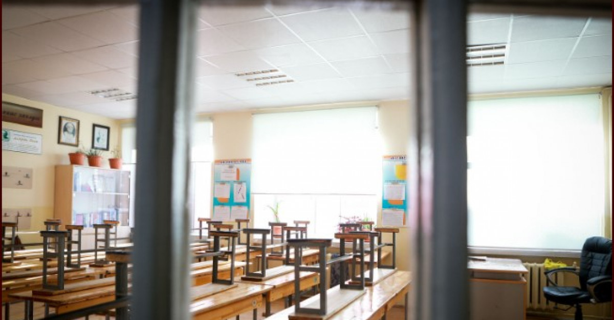 Шавьдаа зодуулсан багш Э: Анги дүүрэн сурагчдын өмнө "Дүн аятайхан гаргаарай" гээд намайг зодсон ...