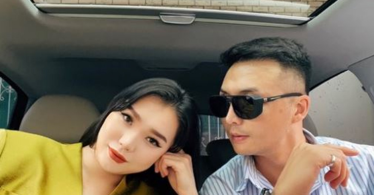 Жүжигчин Тодоо хөлд хүнд эхнэрээ халамжлаад завгүй явна · Dorgio.mn