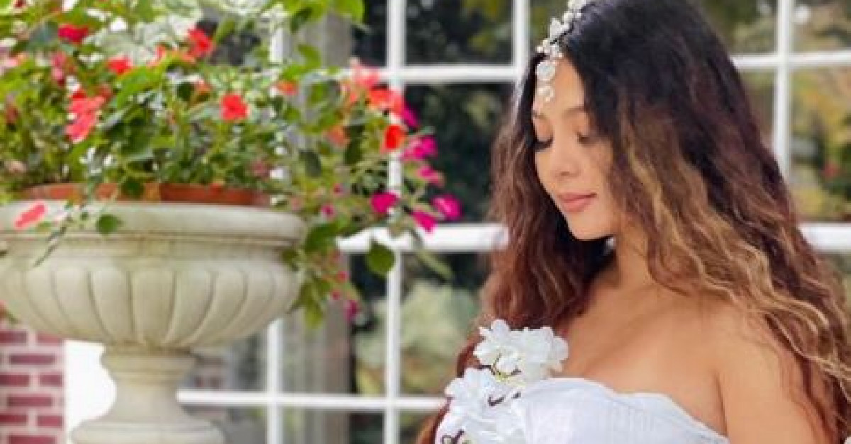 Дуучин Урангоо охиноо өлгийдөөд ээжийн жаргалд умбаж байна гэв · Dorgio.mn