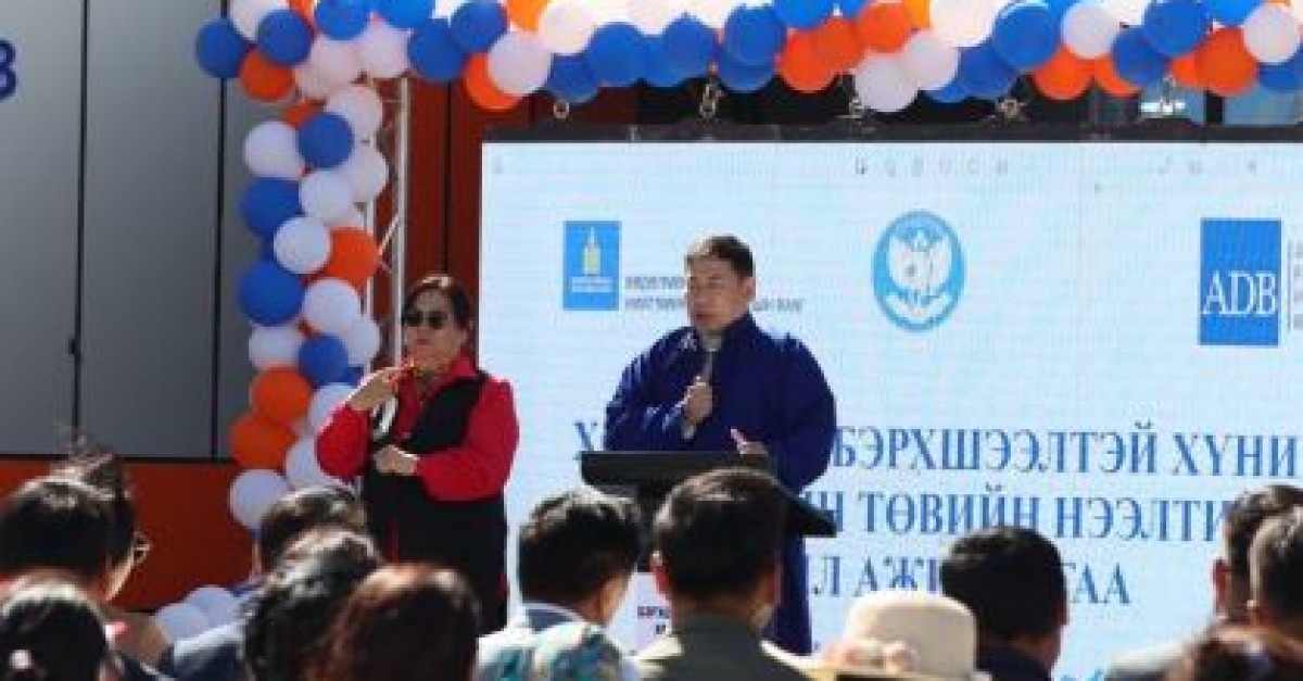 Ерөнхий сайд аймгуудад ямар асуудал шийдэв · Dorgio.mn