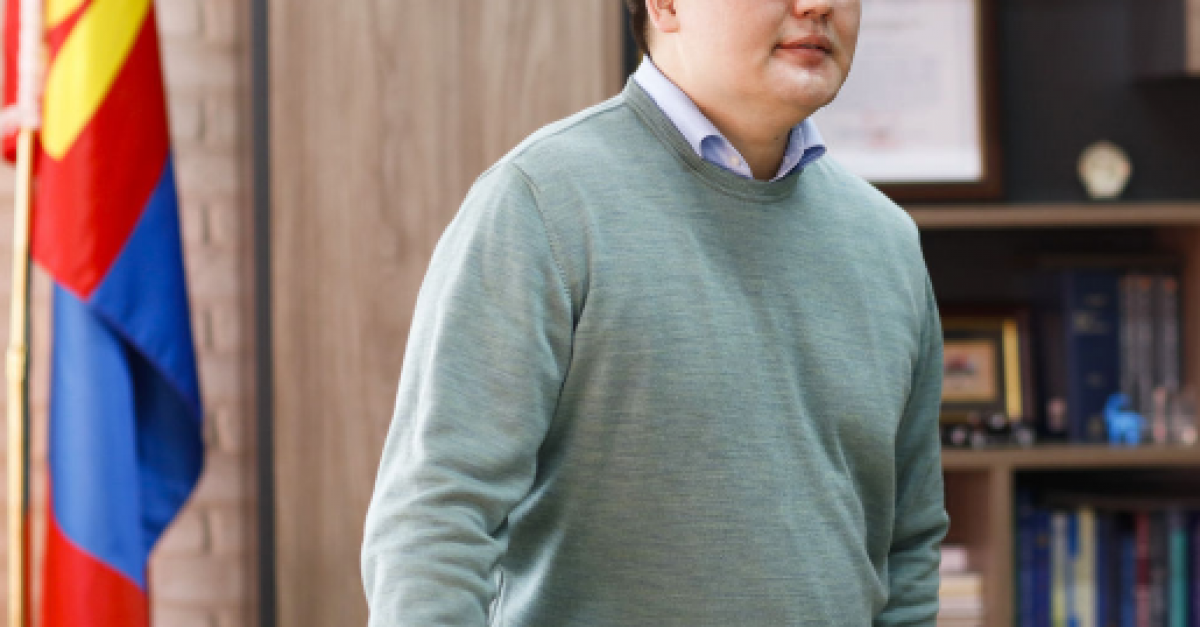 Хотын даргын ахлах зөвлөх Д Мөнх Эрдэнэ ажлаасаа чөлөөлөгдөх хүсэлтээ өгчээ · Dorgio Mn