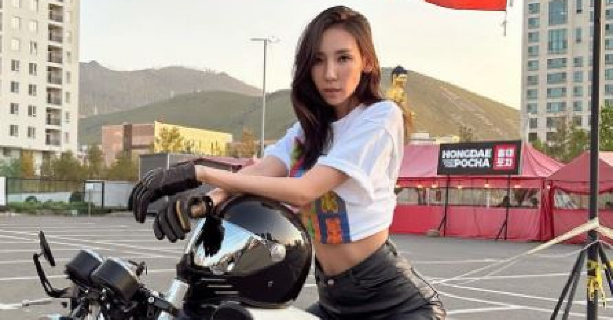 Модель Э.Оюунбилэгийн нүцгэн зургаас · Dorgio.mn