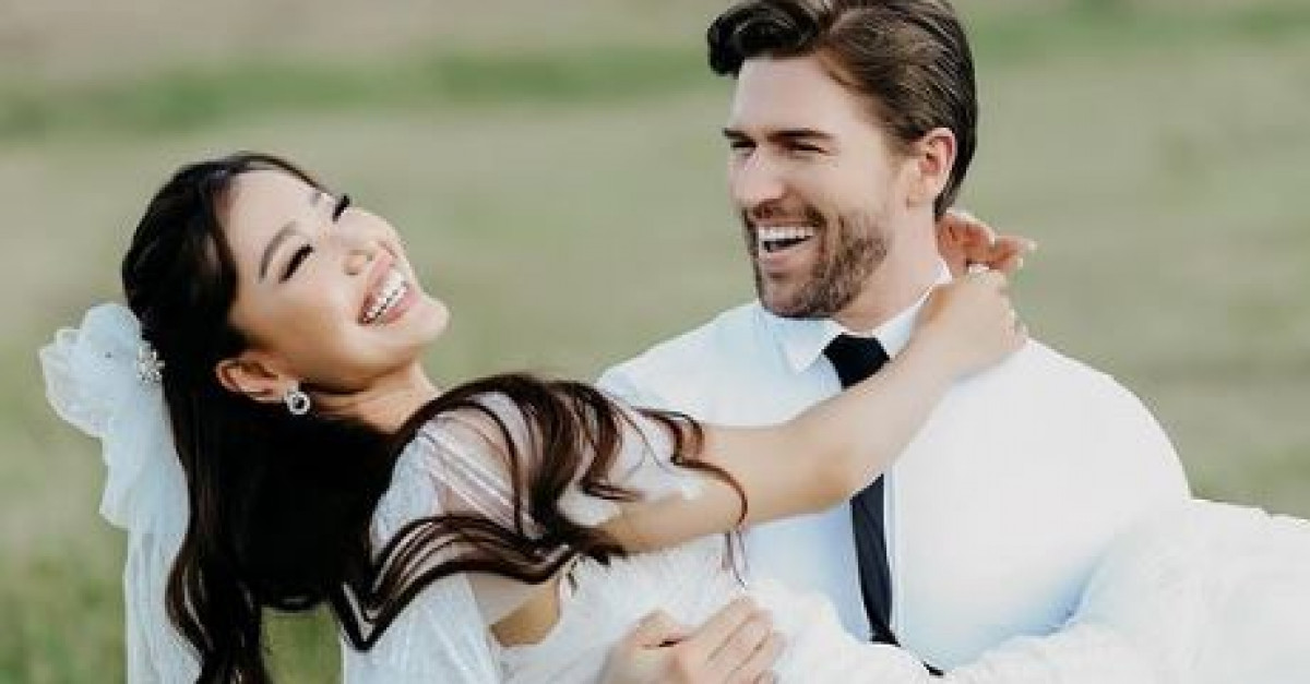 Жүжигчин П Шүүдэрцэцэгийн нөхөр охинтойгоо гэрлэхийг зөвшөөрсөн ээждээ