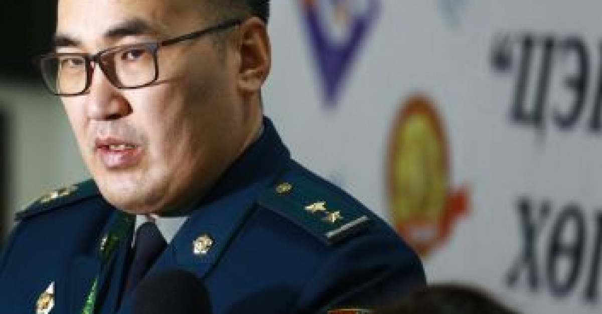 Б Цэдэндорж 100 цэргээс 10 15 нь өвс татдаг хар тамхичидтай ажиллах