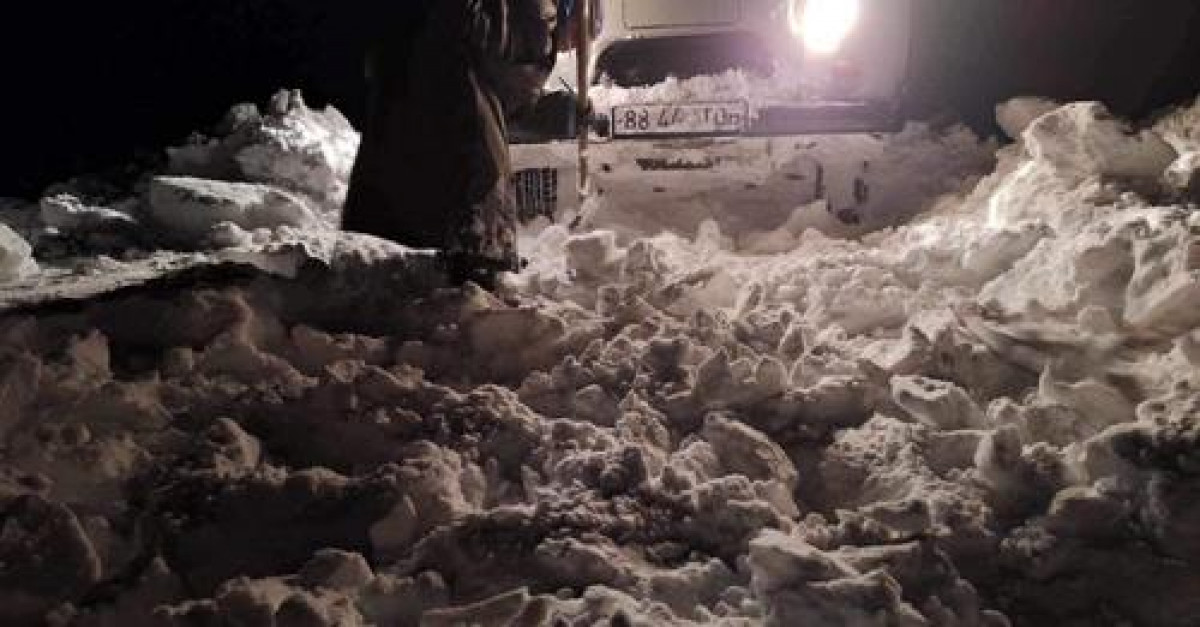 Төв аймгийн Эрдэнэсант болон Лүн сумдын нутагт цасан шуурганы улмаас зургаан эмэгтэй нэг хүүхэд