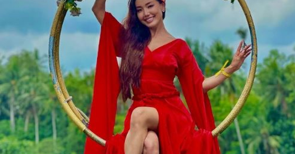 Жүжигчин П.Шүүдэрцэцэгийн бал сарын аяллын зургаас · Dorgio.mn