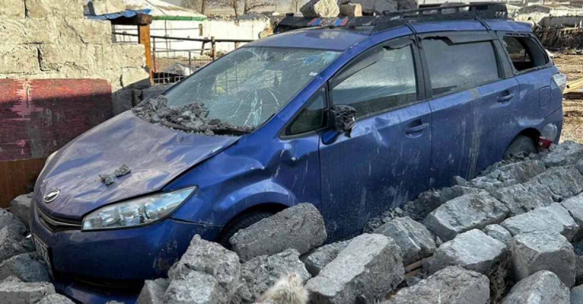 Нурсан гэр, байшин, гараашийг нүүлгэн шилжүүлж, тусламж үзүүллээ · Dorgio.mn