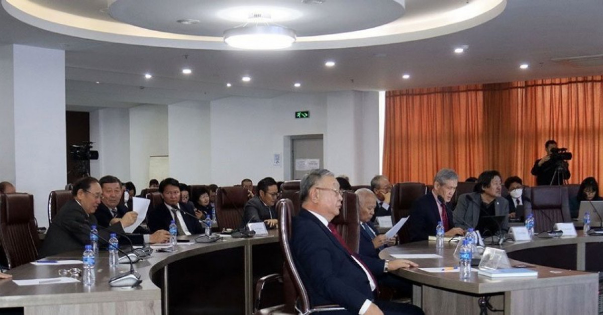 “1990 онд сэхээтний хувьсгал болсон” · Dorgio.mn