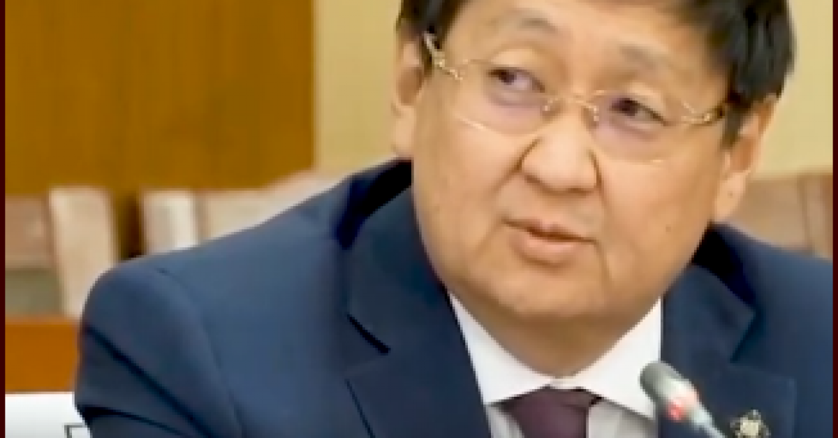 Ч.Хүрэлбаатар: Би сонсголд яагаад сууж байгаагаа ойлгохгүй байна · Dorgio.mn