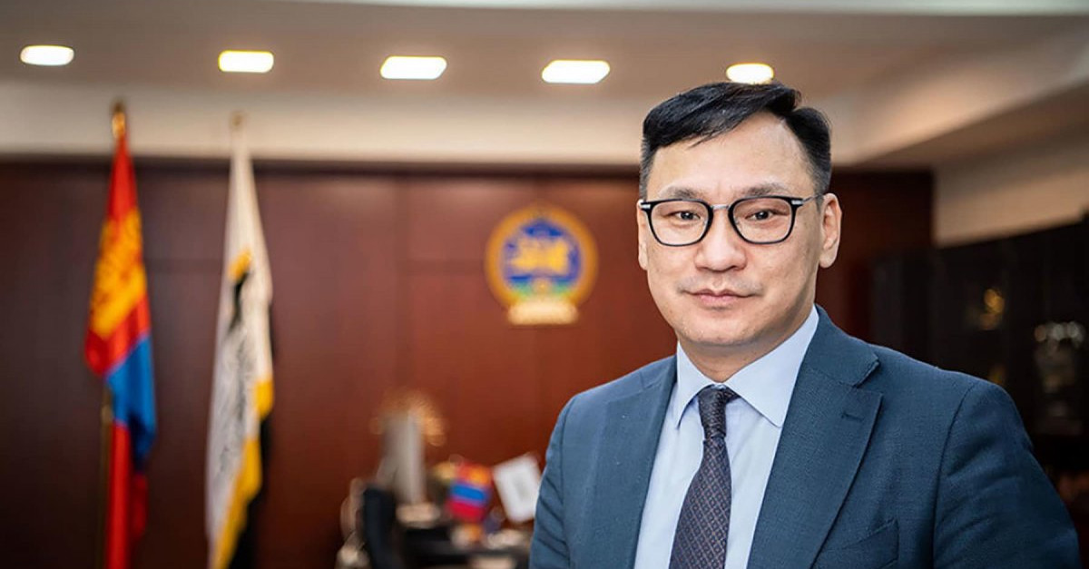 Б.Ганхуягийн хэрэг эцэслэн шийдвэрлэгдээгүй тул нүүрсний сонсголд оролцуулах боломжгүйг шүүхээс ...