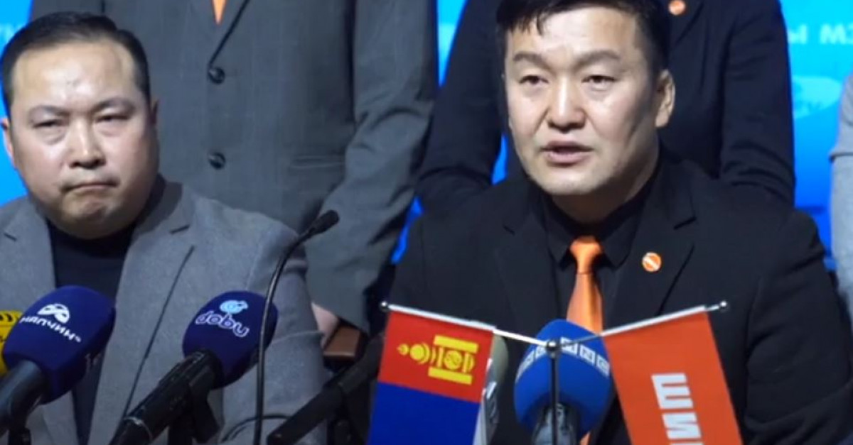 Архангай аймгийн ИТХ-ын дарга Б.Батжаргал төсвийн мөнгө шамшигдуулсан, хулгайч гэв · Dorgio.mn