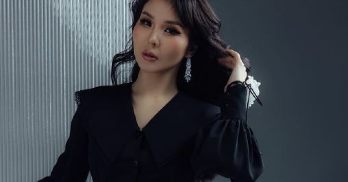 Дуучин А.Хишигдалайгийн үзэсгэлэнт "секси" төрх · Dorgio.mn